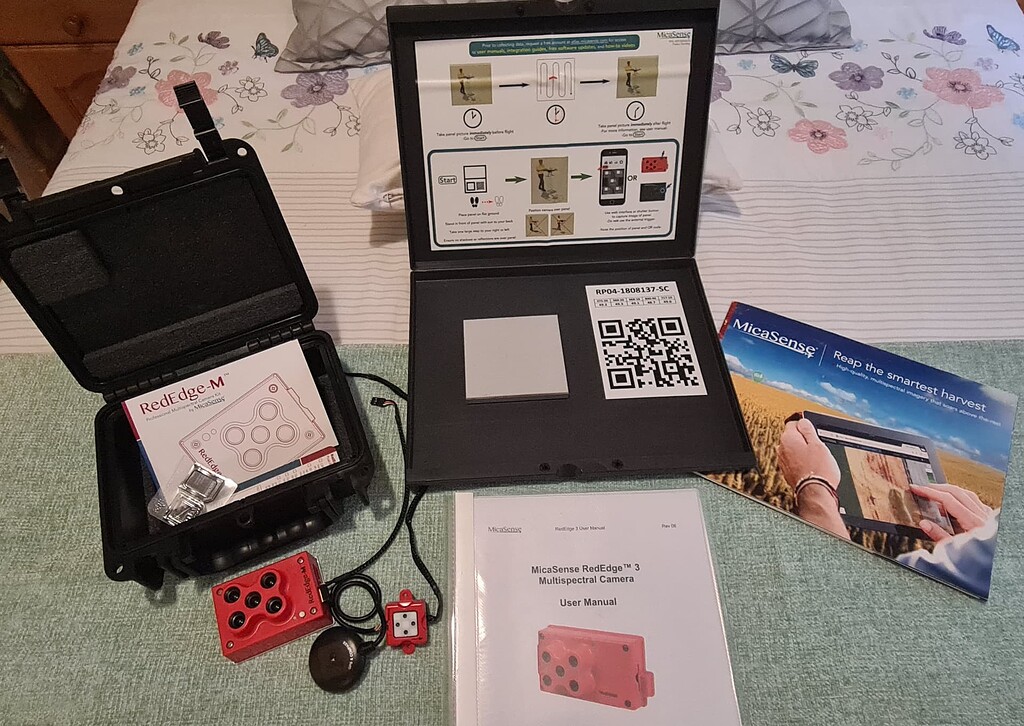 Micasense RedEdge M 5 Band Multispectral Camera kit. Only used a few ...