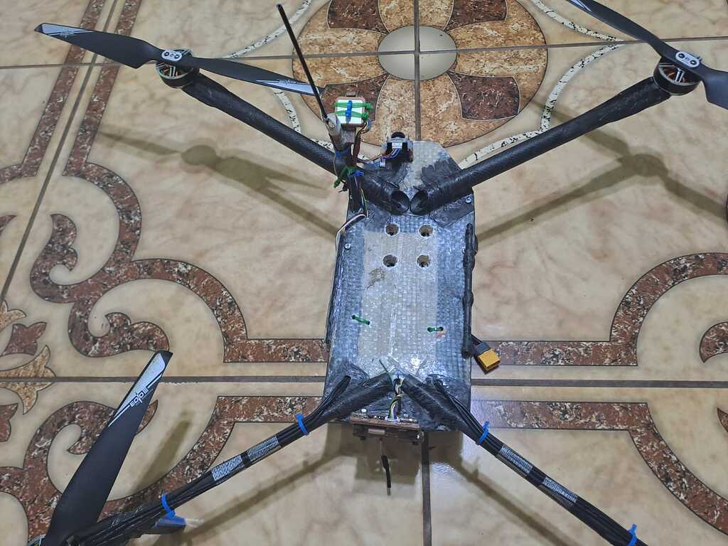 Setup of a new quad copter, two issues: high vibe values at high speed ...