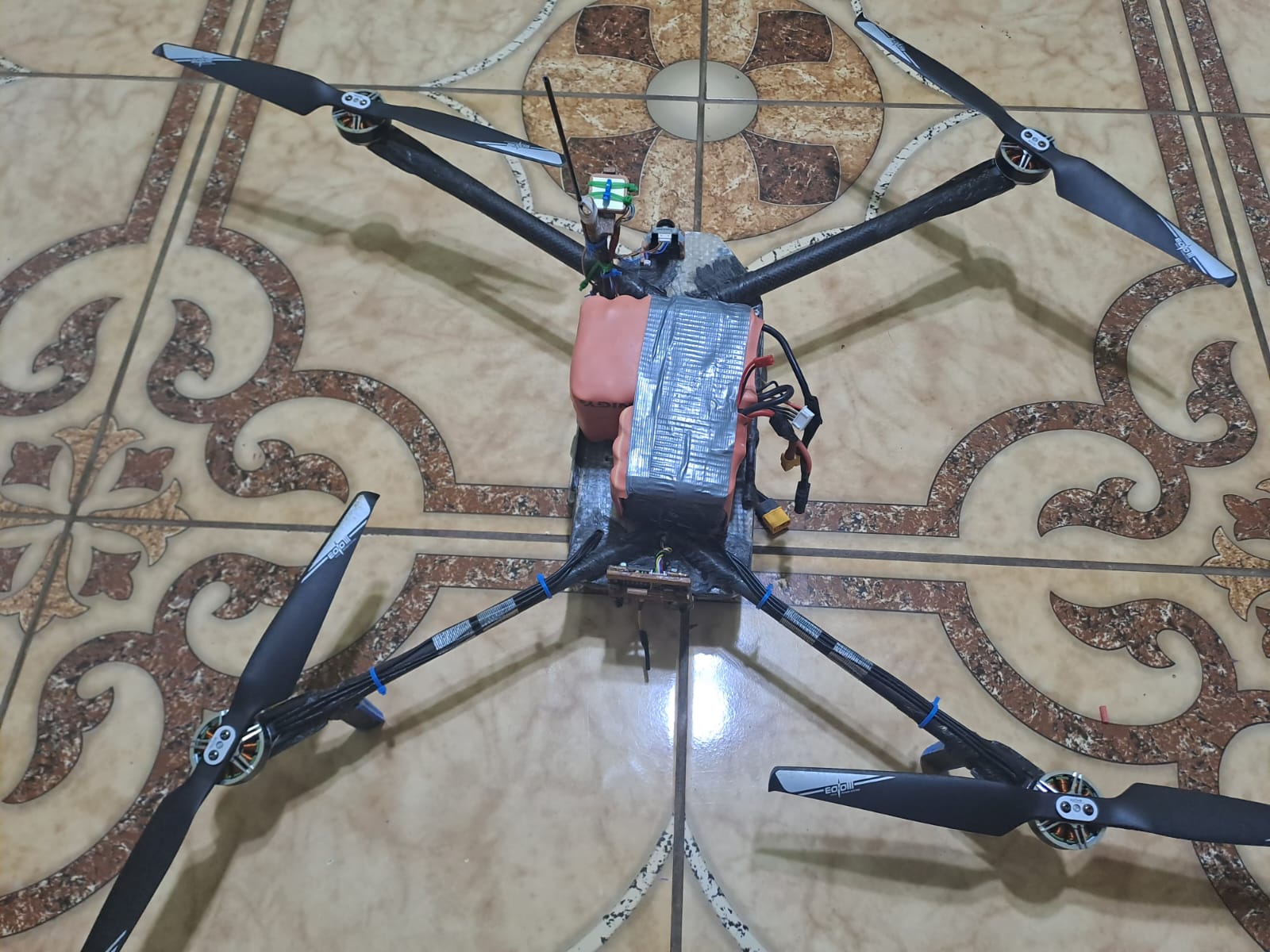 Setup of a new quad copter, two issues: high vibe values at high speed ...